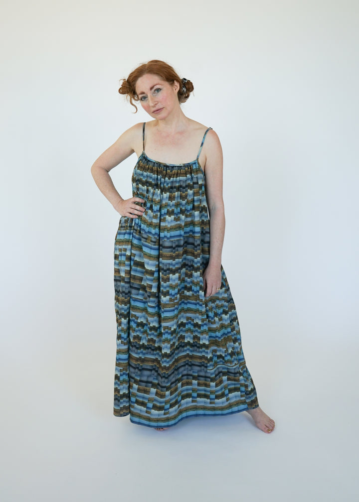 DRESSES & JUMPERS – STATE